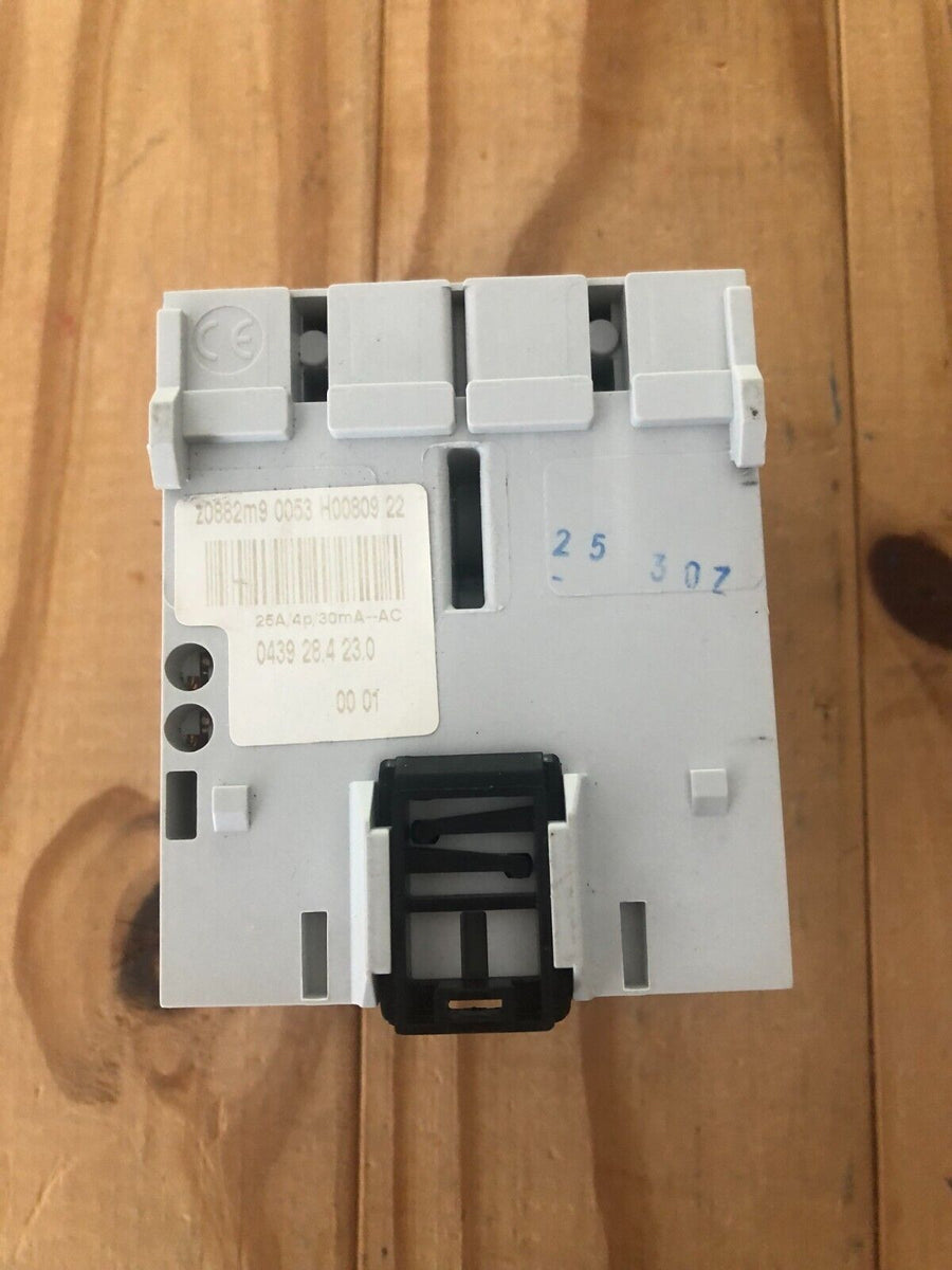 GENERAL ELECTRIC 25A 30MA 4 POLE RCD 240/415V 660449 V/304-042031 – PRO BREAKERS