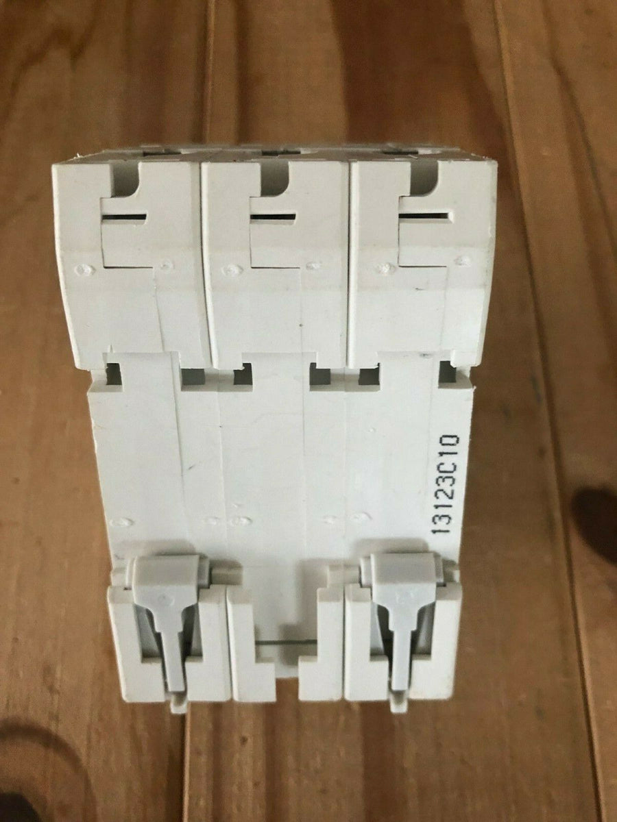 CGD 10 AMP TYPE C 10kA TRIPLE POLE MCB CIRCUIT BREAKER LEB-C10 – PRO BREAKERS