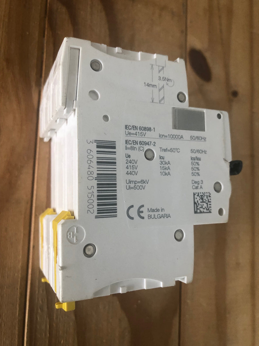 SCHNEIDER 32 AMP CURVE C 10kA TRIPLE POLE MCB CIRCUIT BREAKER A9F54332 – PRO BREAKERS