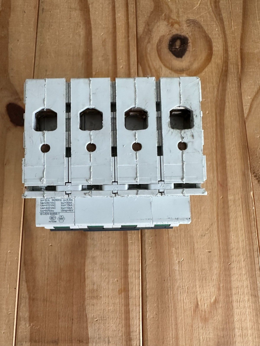 GENERAL ELECTRIC GE 32A TYPE C C32 MCB 674930 4 POLE – PRO BREAKERS