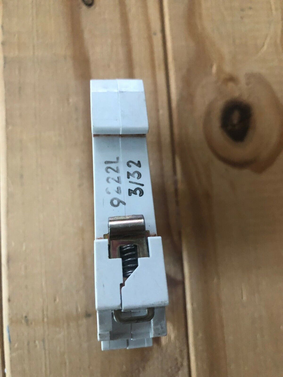 Dorman Smith 32A CAT NO. AS323 TYPE 3 M9 1 SINGLE POLE – PRO BREAKERS
