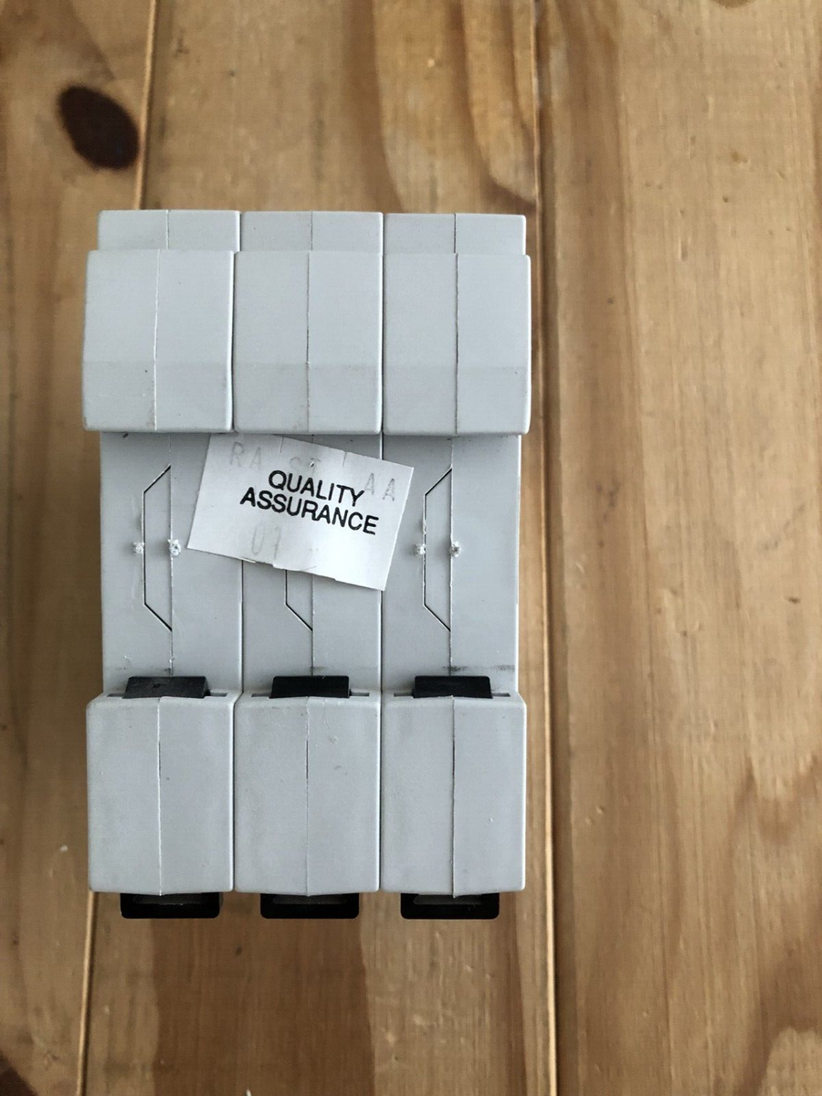 Dorman Smith AV3100 100A 3 Pole Main Switch Isolator – PRO BREAKERS