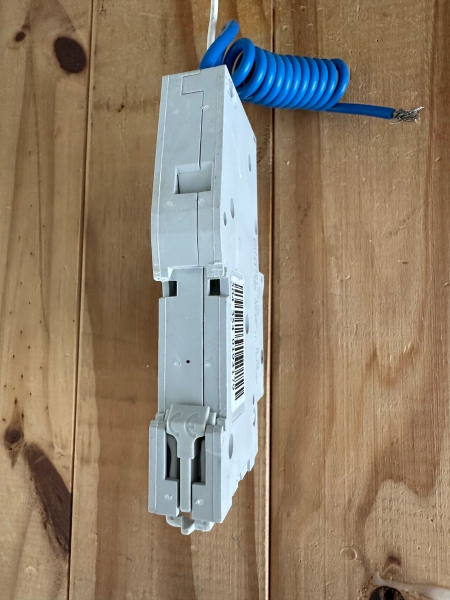 SCHNEIDER DOM32B6R30 32 AMP 30MA TYPE B RCBO B32 230V – PRO BREAKERS