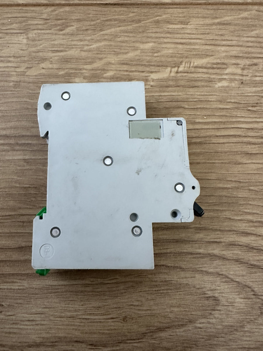 SCHNEIDER EZ9F16140 40 AMP CURVE B 6kA MCB CIRCUIT BREAKER EZ EASY9 ...