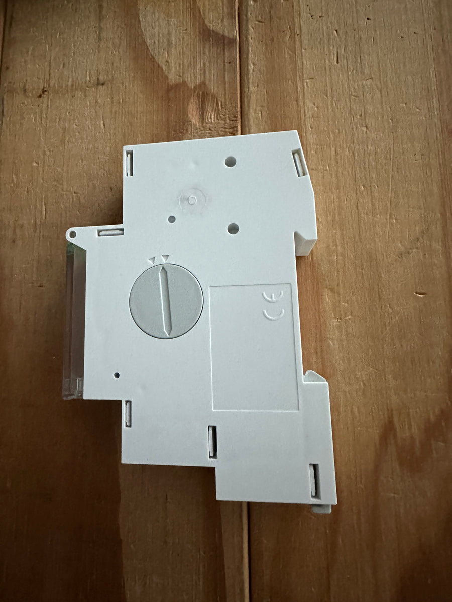 SCHNEIDER ELECTRIC 15336 16A TIME SWITCH IH 24H ARM – PRO BREAKERS