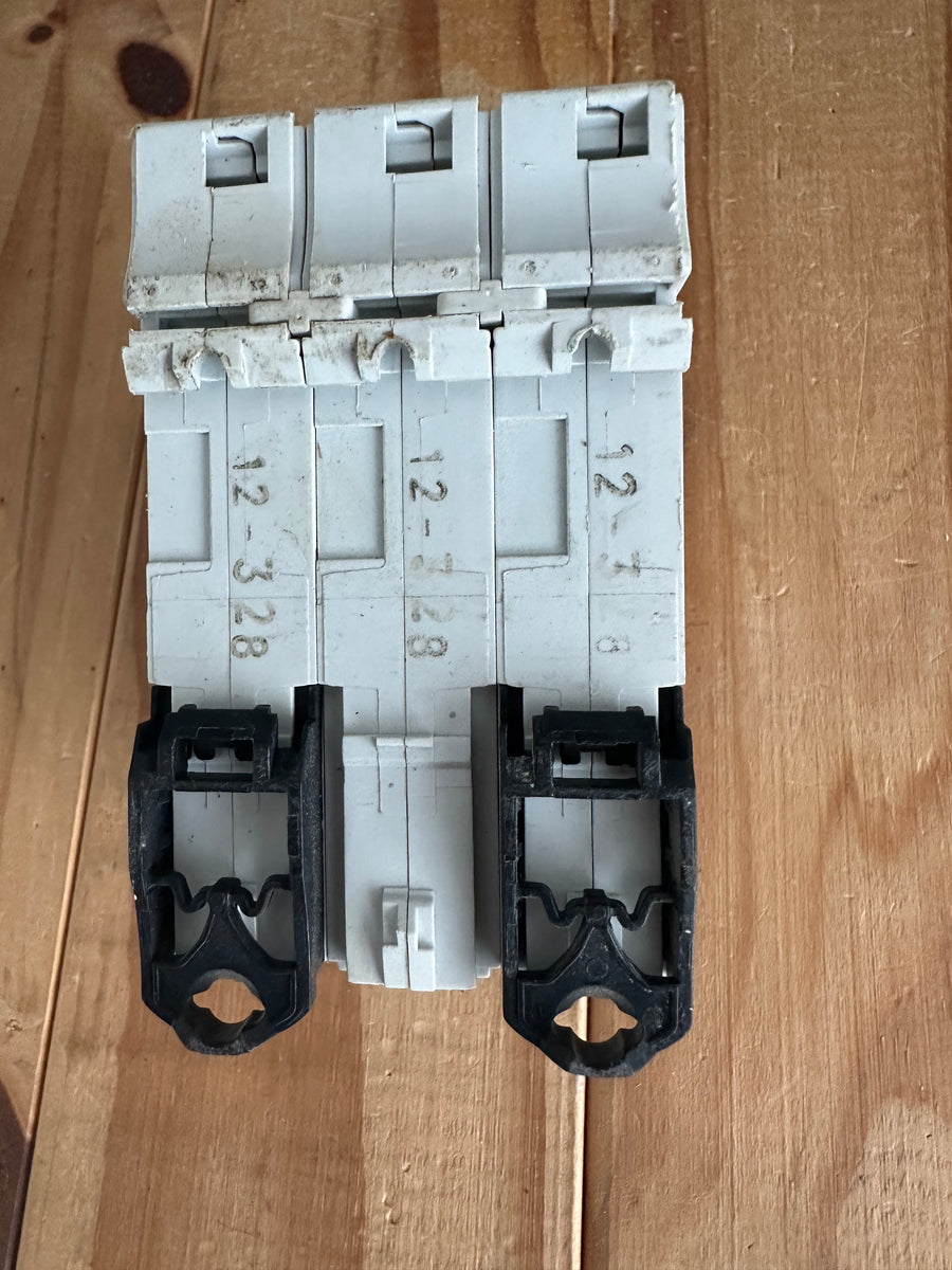 CRABTREE 32A TYPE C C32 6FT32C 3 POLE MCB 230/400V – PRO BREAKERS