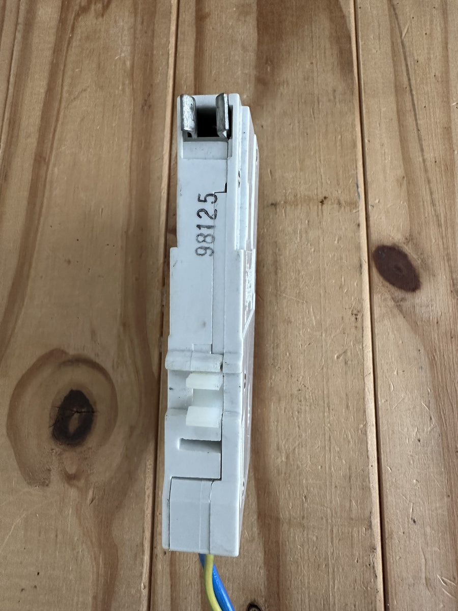 SQUARE D 10A 30MA RCBO QOE110B03 1 POLE TYPE B B10 QOE PLUG older type ...