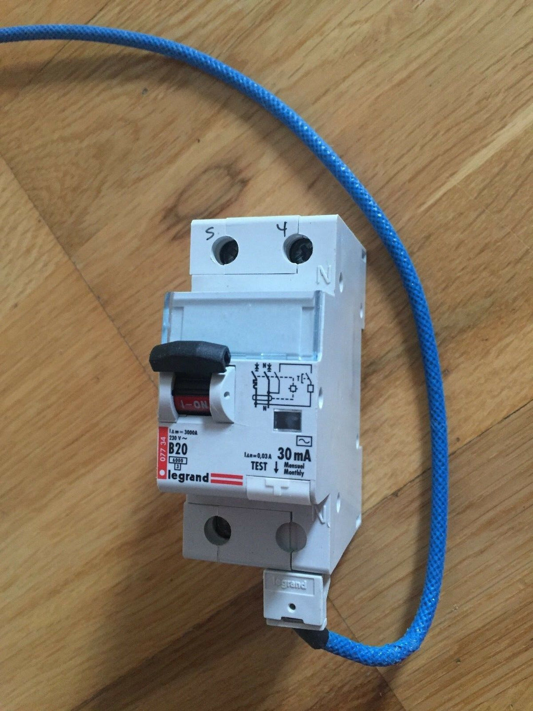 LEGRAND 20A 30MA 6KA 07734 TYPE B B20 RCD RCBO CIRCUIT BREAKER – PRO ...