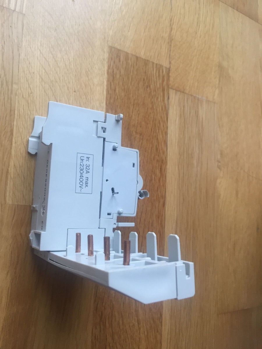 GENERAL ELECTRIC 32A 30MA GE DOCA GENERAL ELECTR607668 RCD/RCCB 230/40 ...