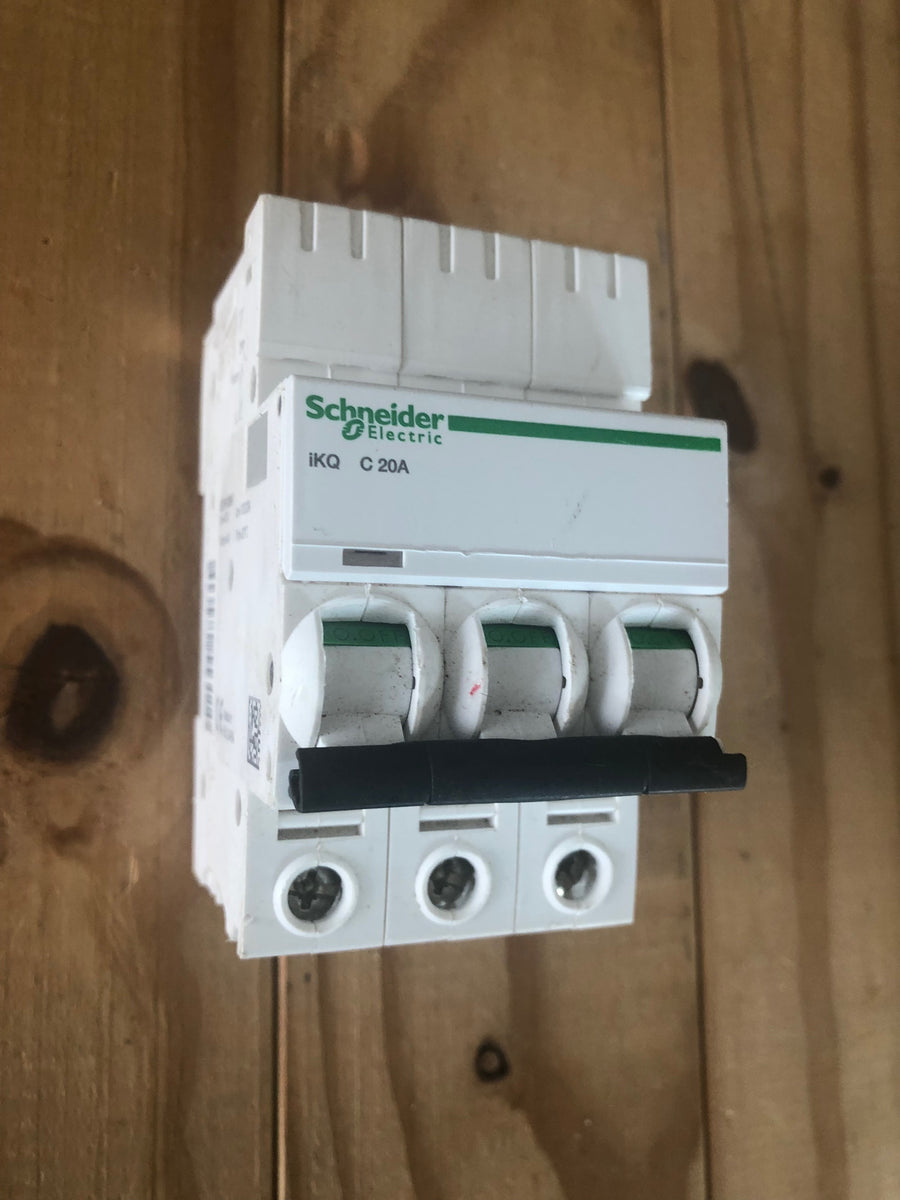 SCHNEIDER 20 AMP CURVE C 10kA TRIPLE POLE MCB CIRCUIT BREAKER IKQ A9F5 – PRO BREAKERS