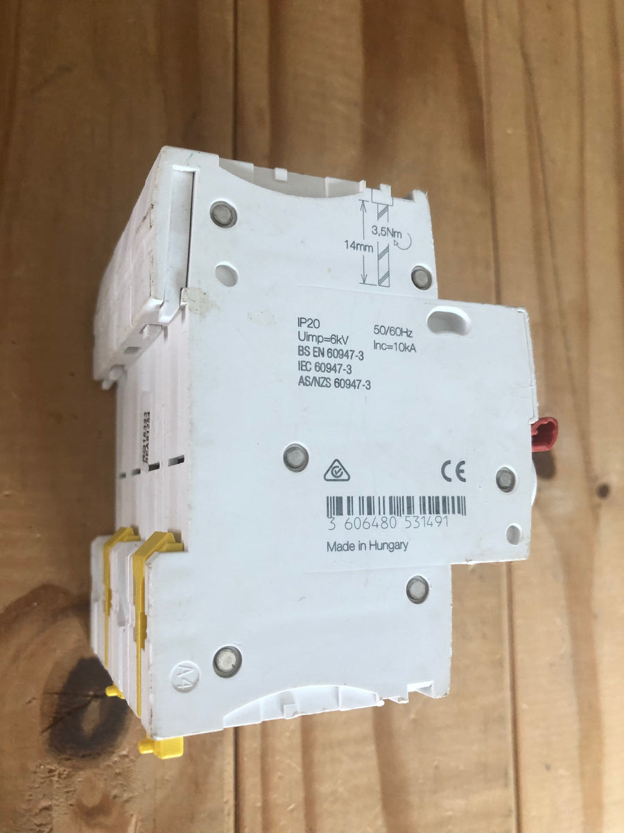 SCHNEIDER ELECTRIC 125A MCB MAIN SWITCH 4 POLE MCB A9S66492 – PRO BREAKERS